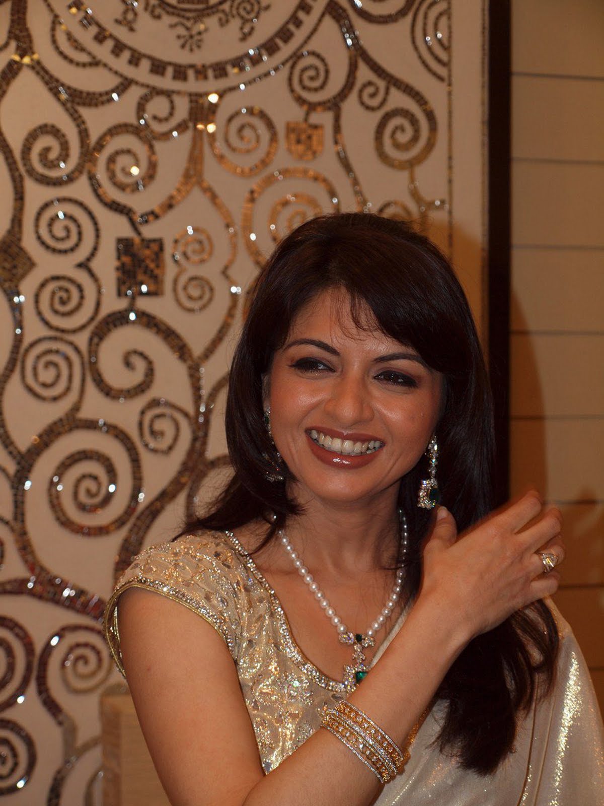 Indian Actress & Actors: Bhagyashree Biography, Movies, Bhagyashree ...