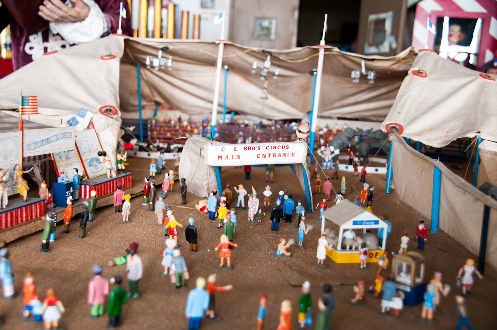 American Treasure Blog: Treasure Find: Miniature Circus