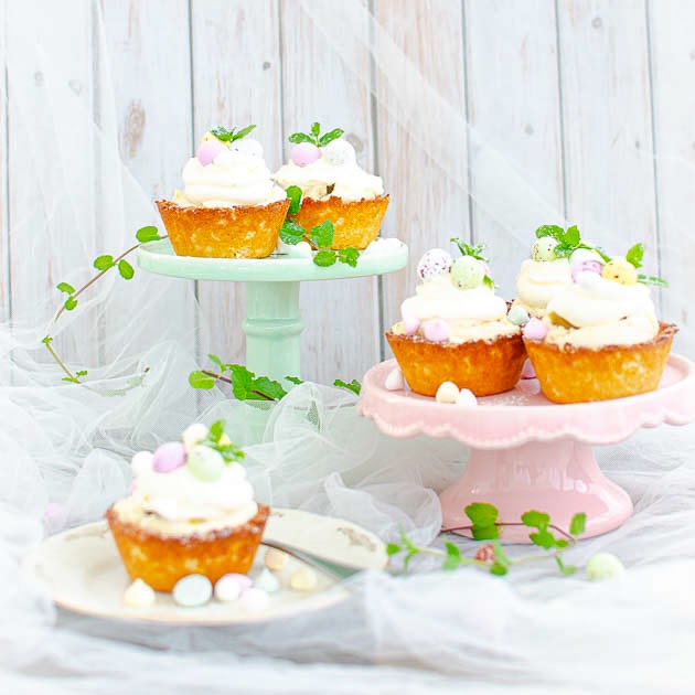 Louise´s Spis: Coconut Nests with Vanilla Bavarois and Lemon Curd ...