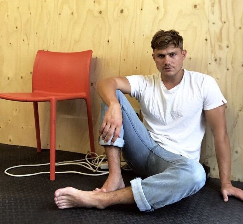 Favorite Hunks & Other Things: Wednesday, August 18, 2021