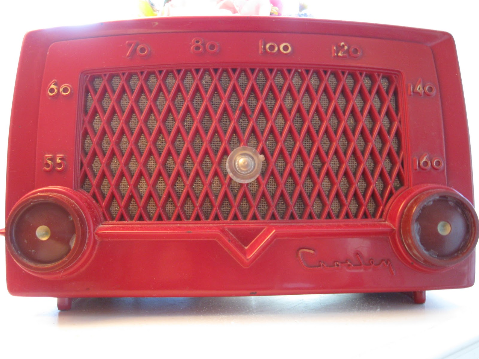 What's Old Is New: Simply Red Part II - Retro Radios