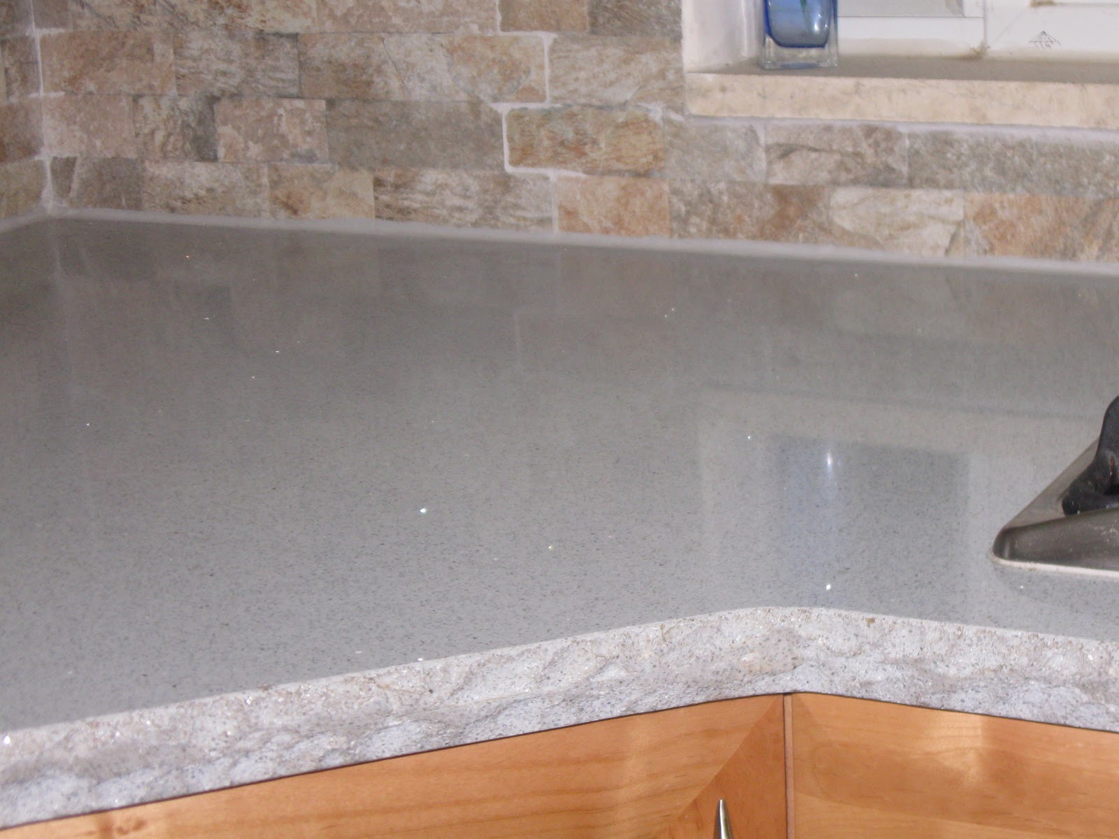 The Organized Habitat: Kitchen countertops