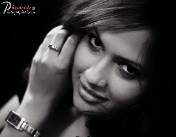 Sex Scandal Of Bangladeshi Model and TV presenter Nadia Nasim Chaity and Director Nirjhor MMS ...