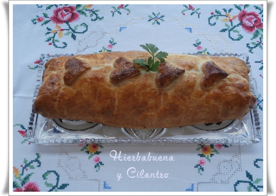 Hierbabuena y Cilantro: ROLLO DE CARNE EN HOJALDRE