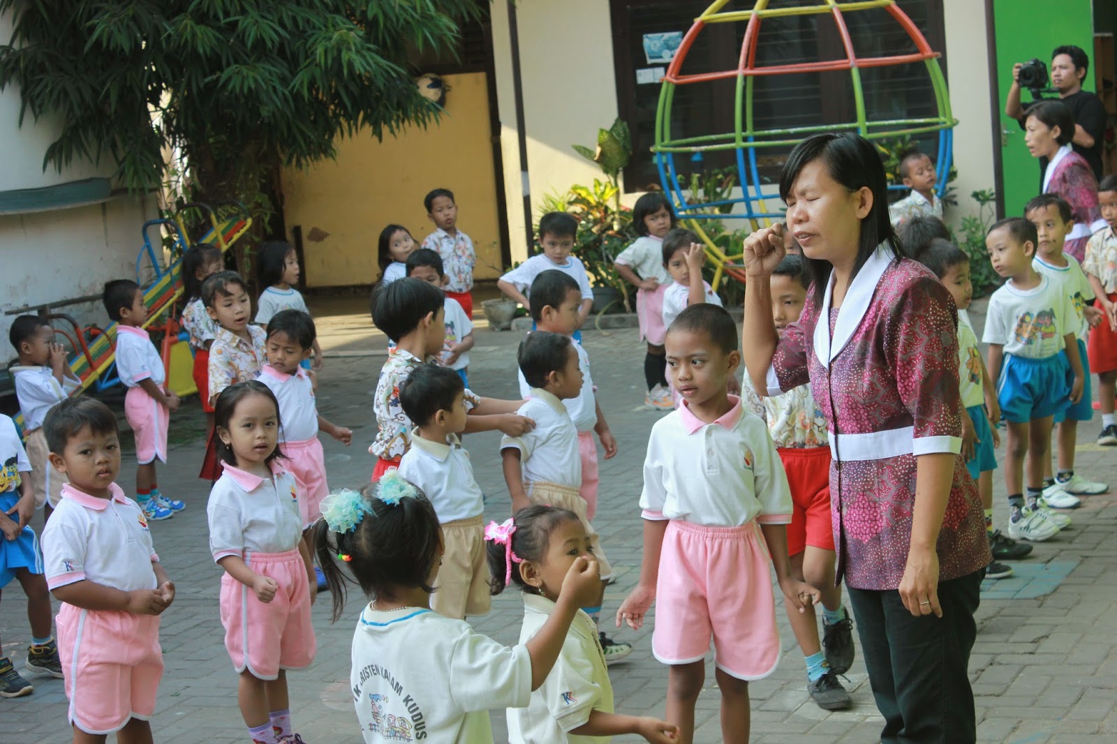 Komitmen Guru-guru SKKK Kesamben | KB - TK - SD KALAM KUDUS KESAMBEN