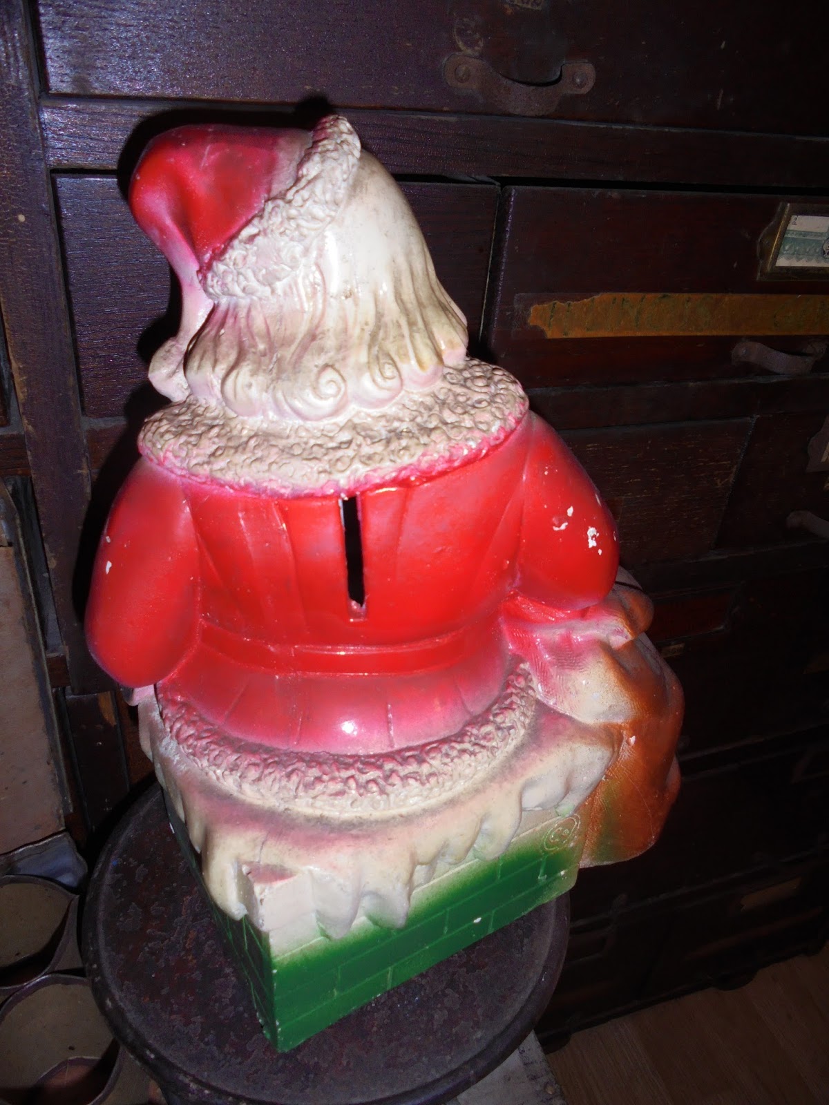 Log Cabin Antiques & Gifts: Vintage chalkware Santa bank