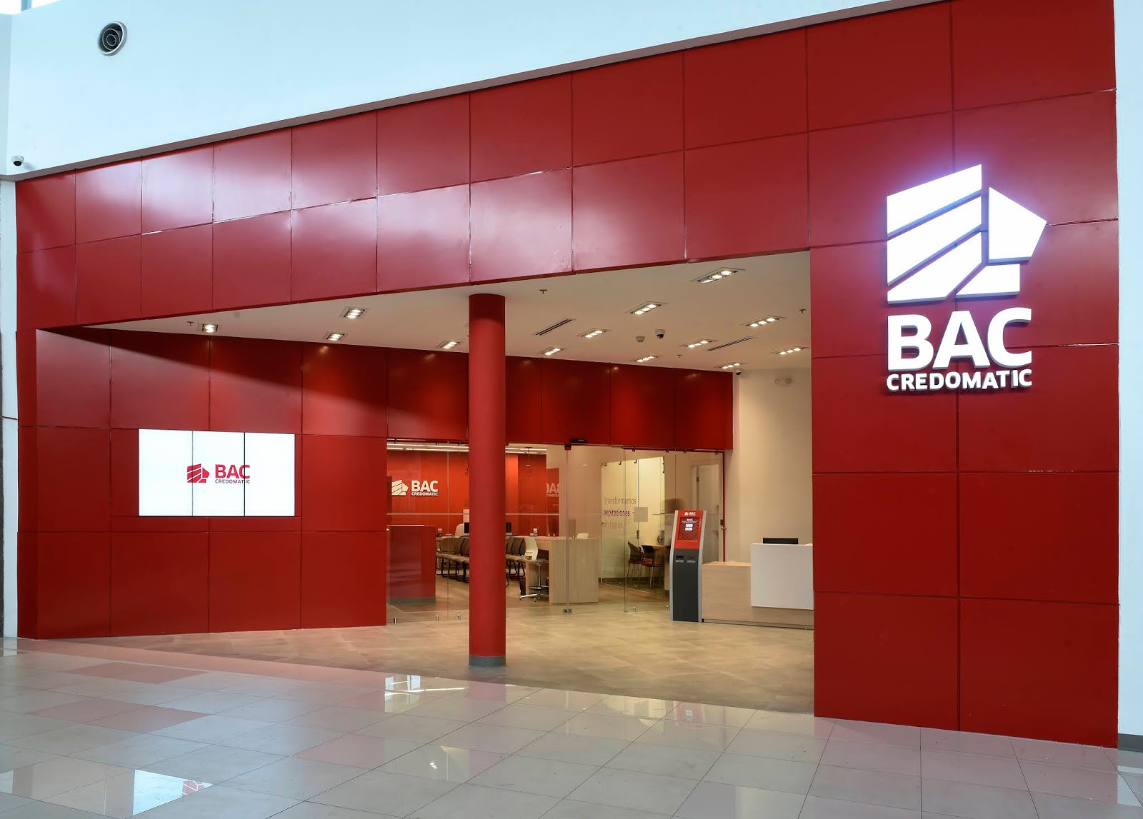 BAC Credomatic implementa programa para mejorar la experiencia del cliente