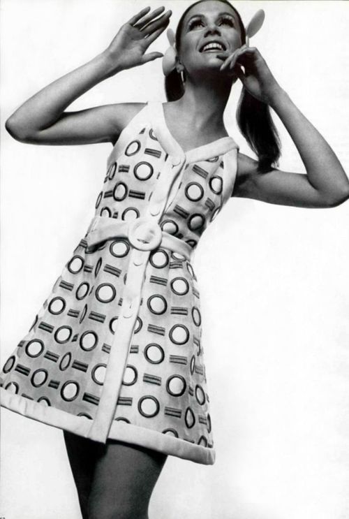 Les petits papiers de Nadezda: André Courrèges, la perfection