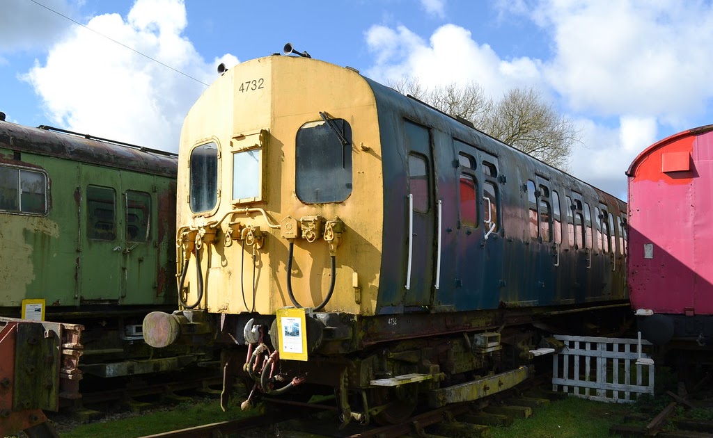 British Diesels and Electrics: Class 405 4-SUB