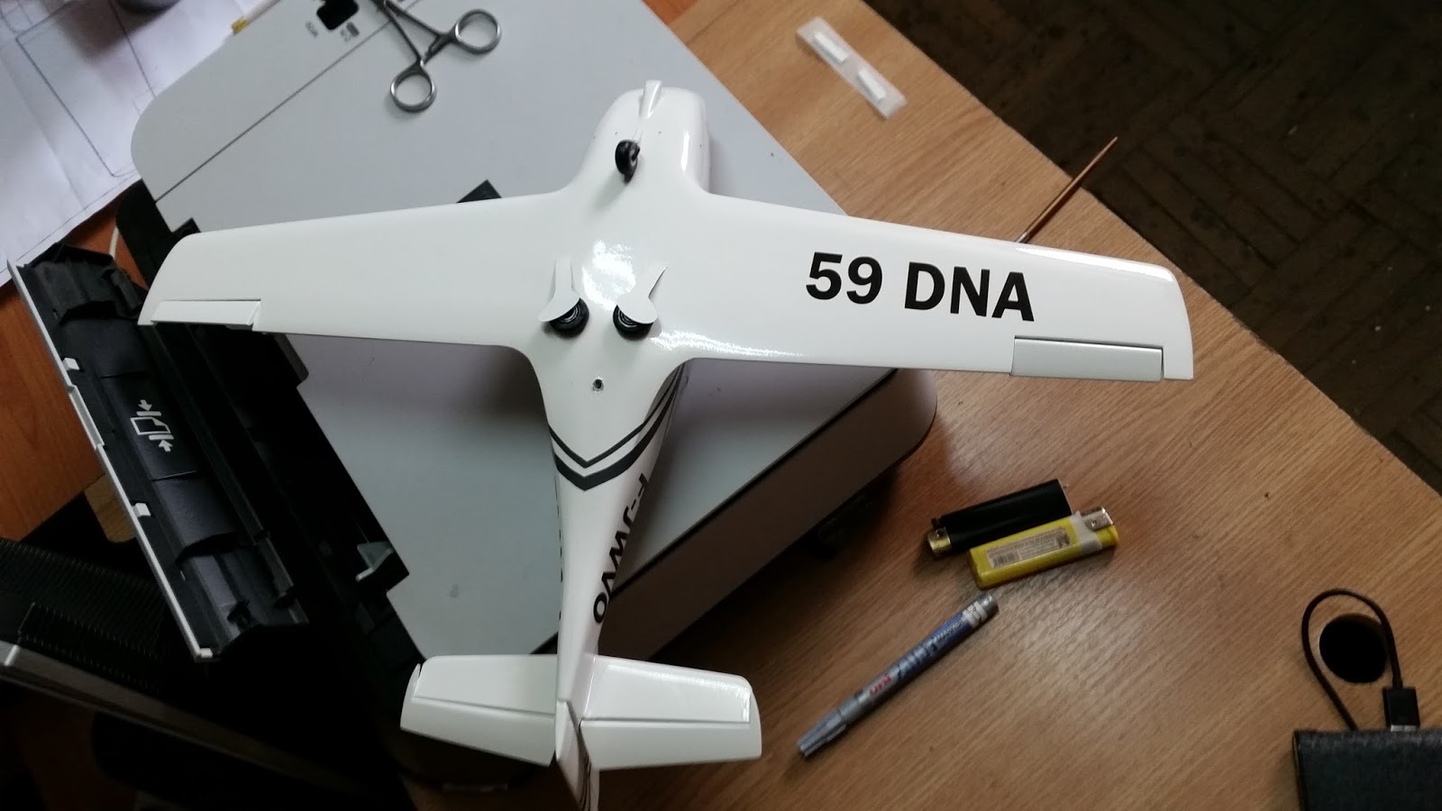 Machete avioane lemn la comandă... : aprilie 2016