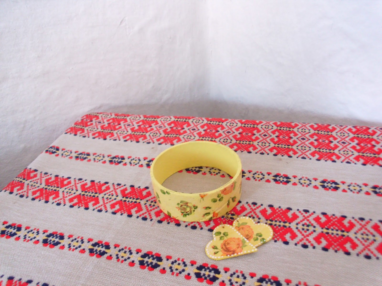 Moj svet u lepšim bojama: Unikatna narukvica-napravi sam