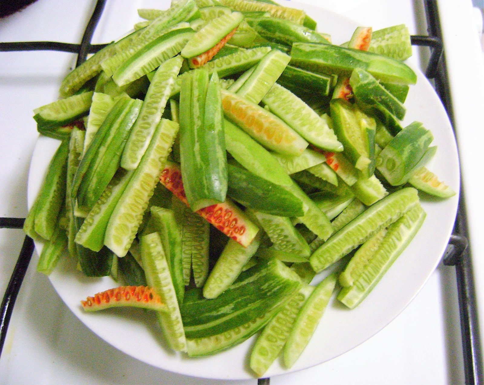 Bethica's Kitchen Flavours: Tindora Ki Sabzi (Tendli / Ivy Gourd Curry)