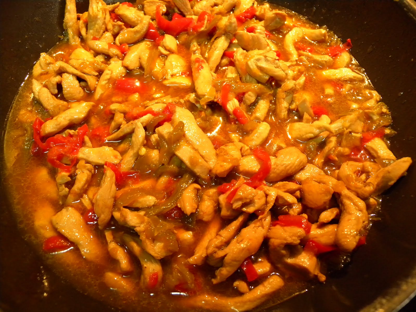 Receta fácil de pollo con pimientos | Cocina