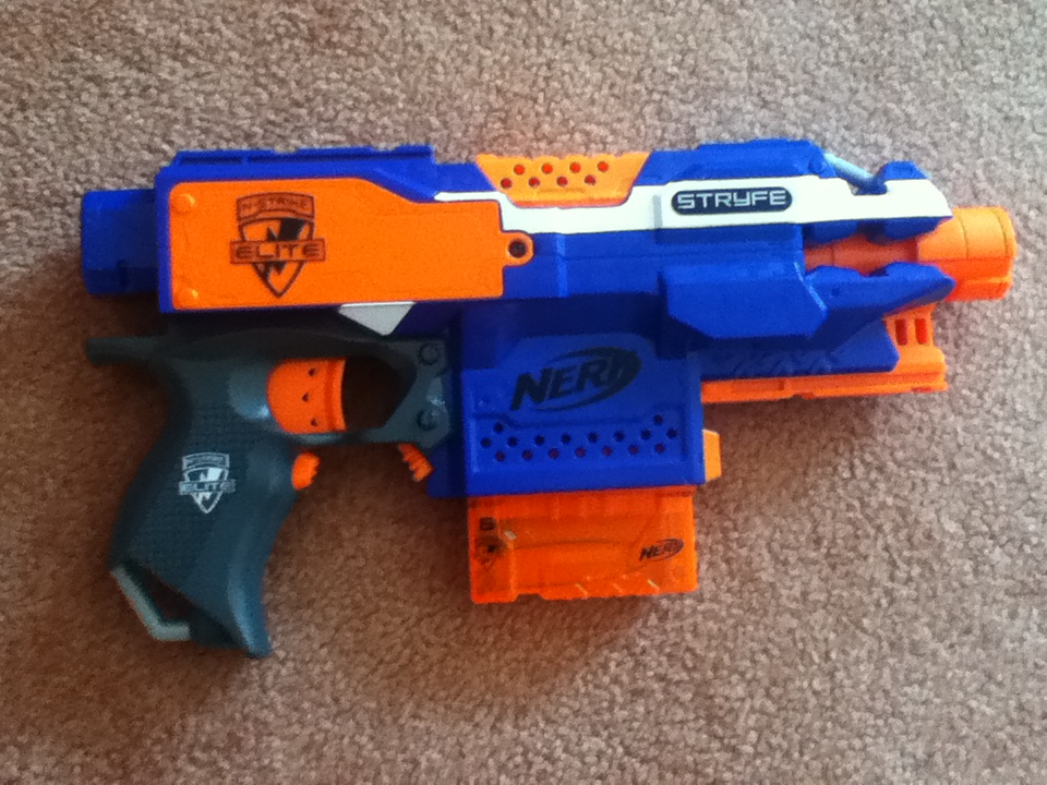 Outback Nerf: Nerf Elite Stryfe Review (75ft orange trigger)