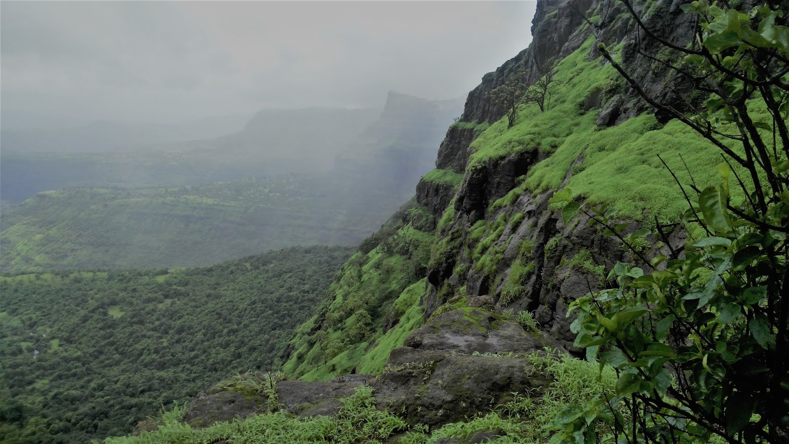 Forts of Sahyadri: A memorable trek to Madhe Ghat and Upandya Ghat