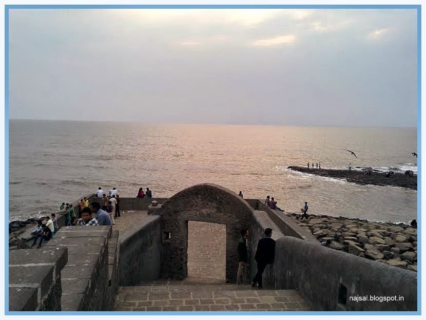 Fascinating India: Bandra Bandstand: Blend of History,Nature and Modernism!