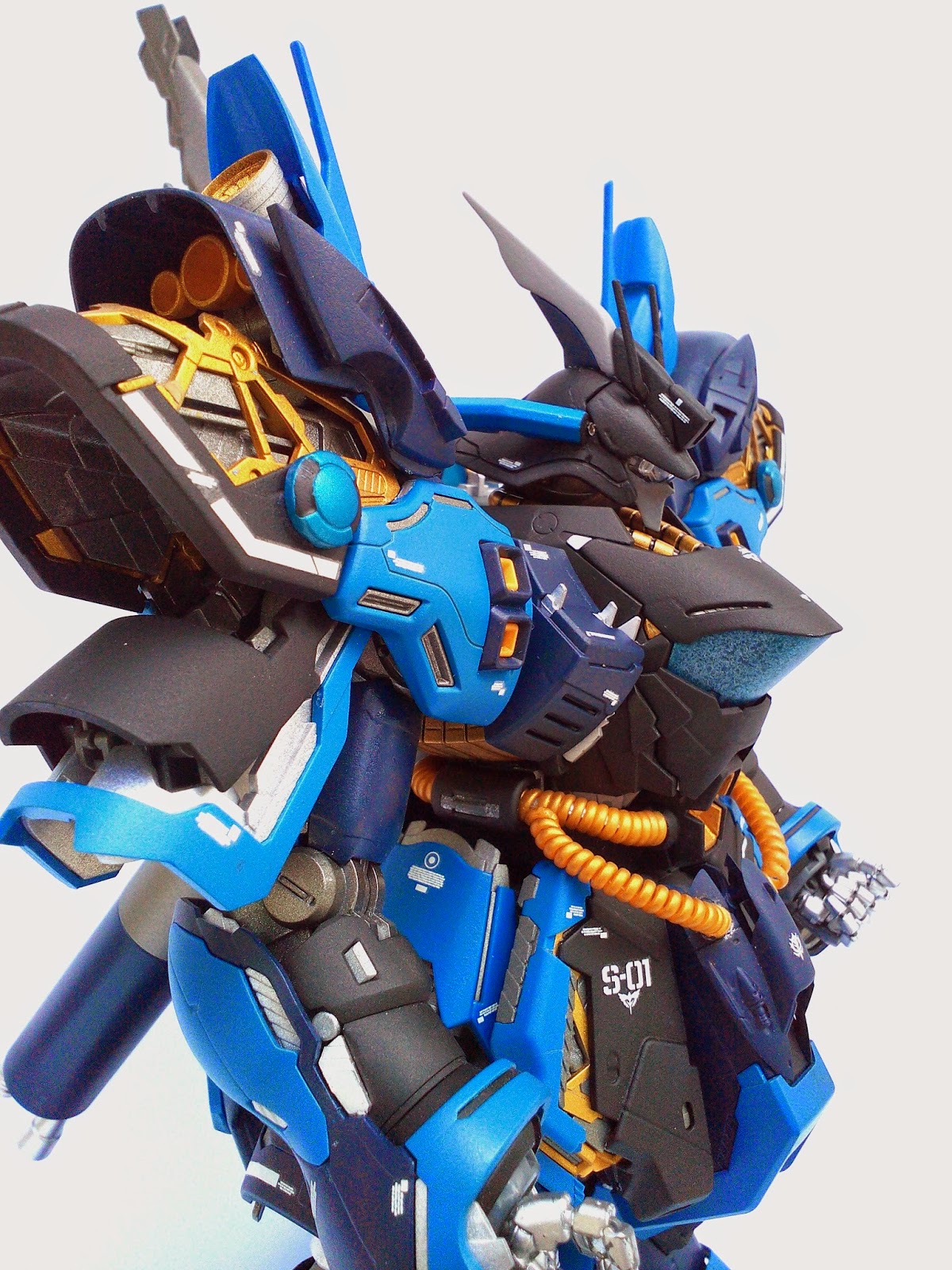 Custom Build: MG 1/100 MSN-04 Sazabi Ver. Ka "Blue"