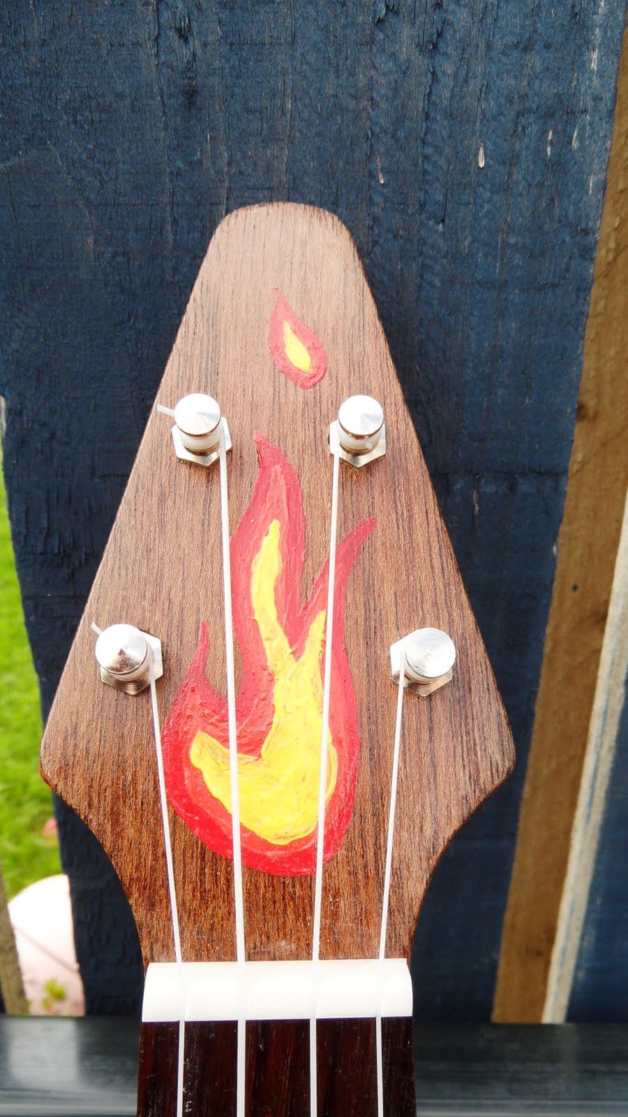 The Ukulele Restoration Barn: Mahalo Flying V Ukulele