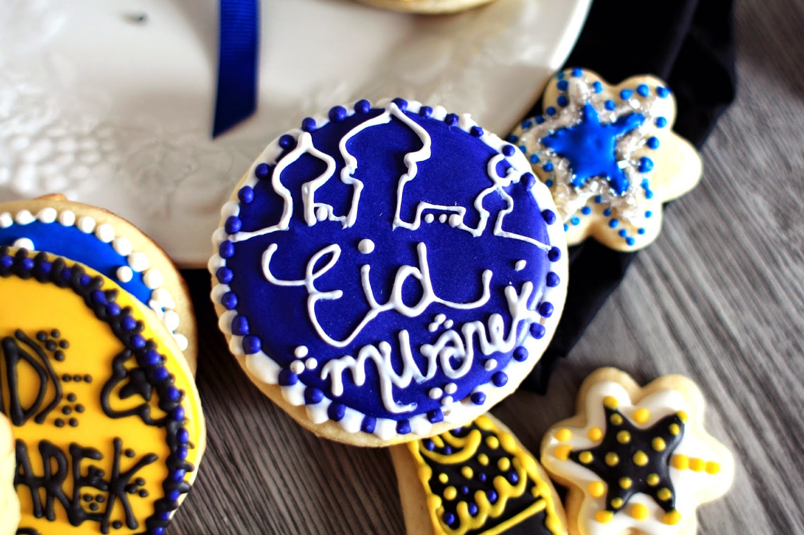 Feeding My Addiction: Eid Sugar Cookies
