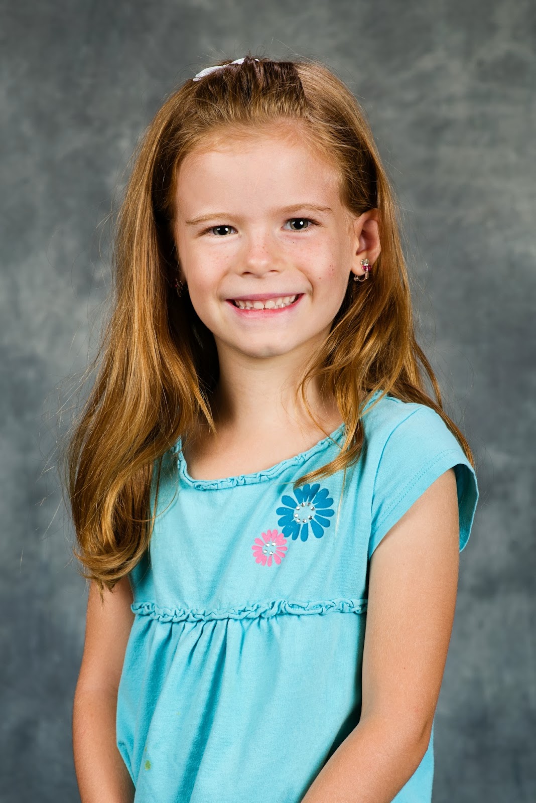 4th Grade & Kindergarten: School Photos