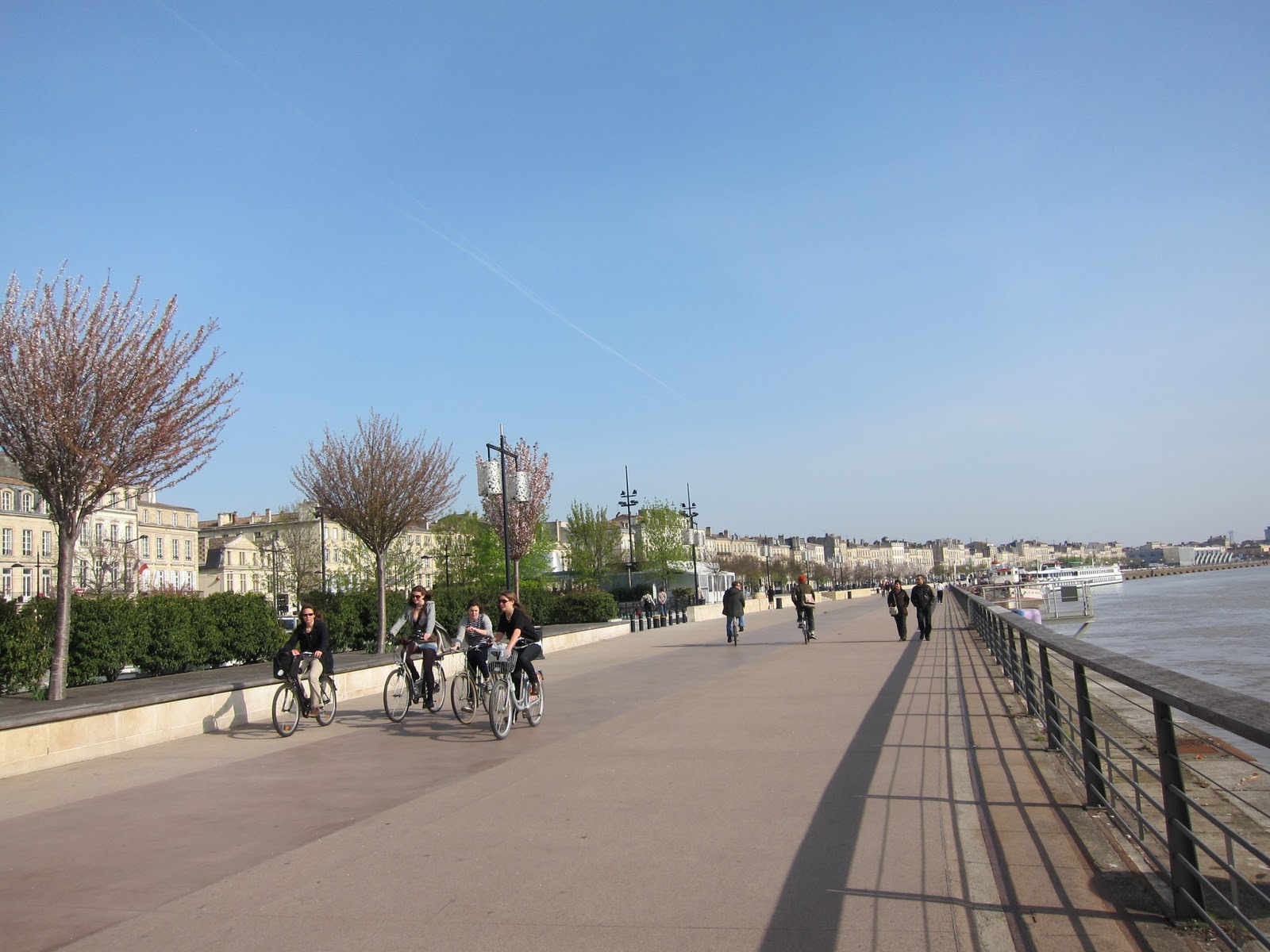 River Walk in Bordeaux – Materfamilias Writes