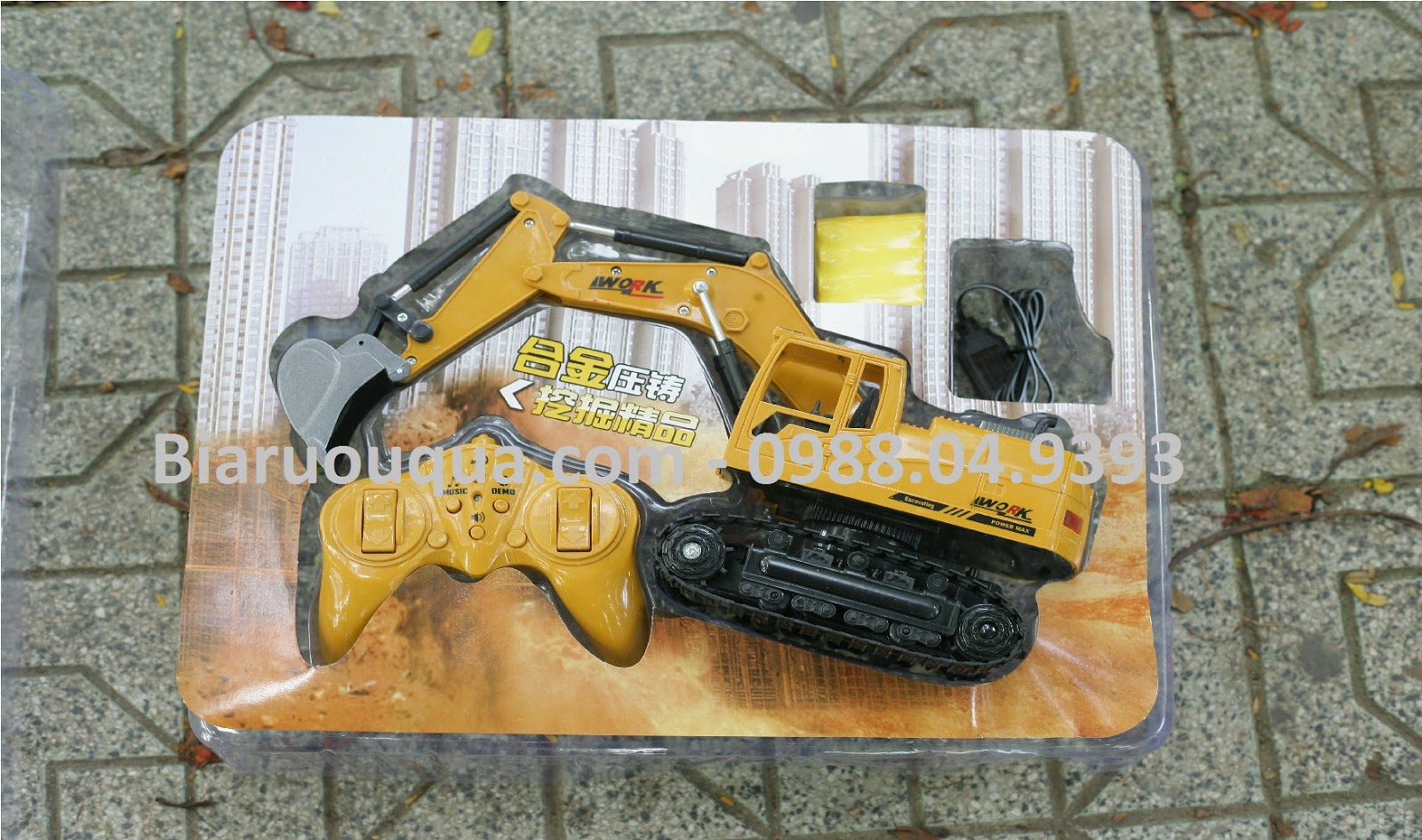 Xe xúc đất điều khiển từ xa chính hãng