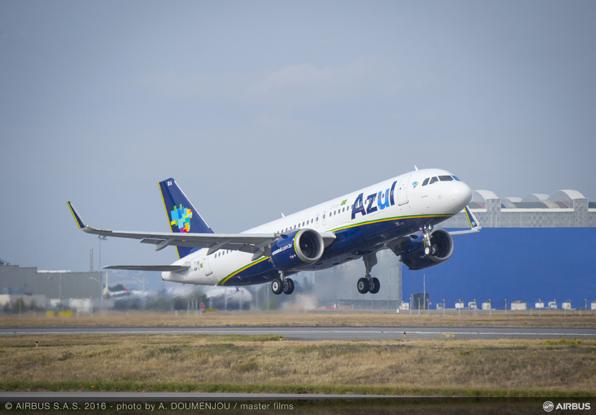 Negócios em Movimento: Novo jato Airbus A320neo da Azul pousa em solo ...