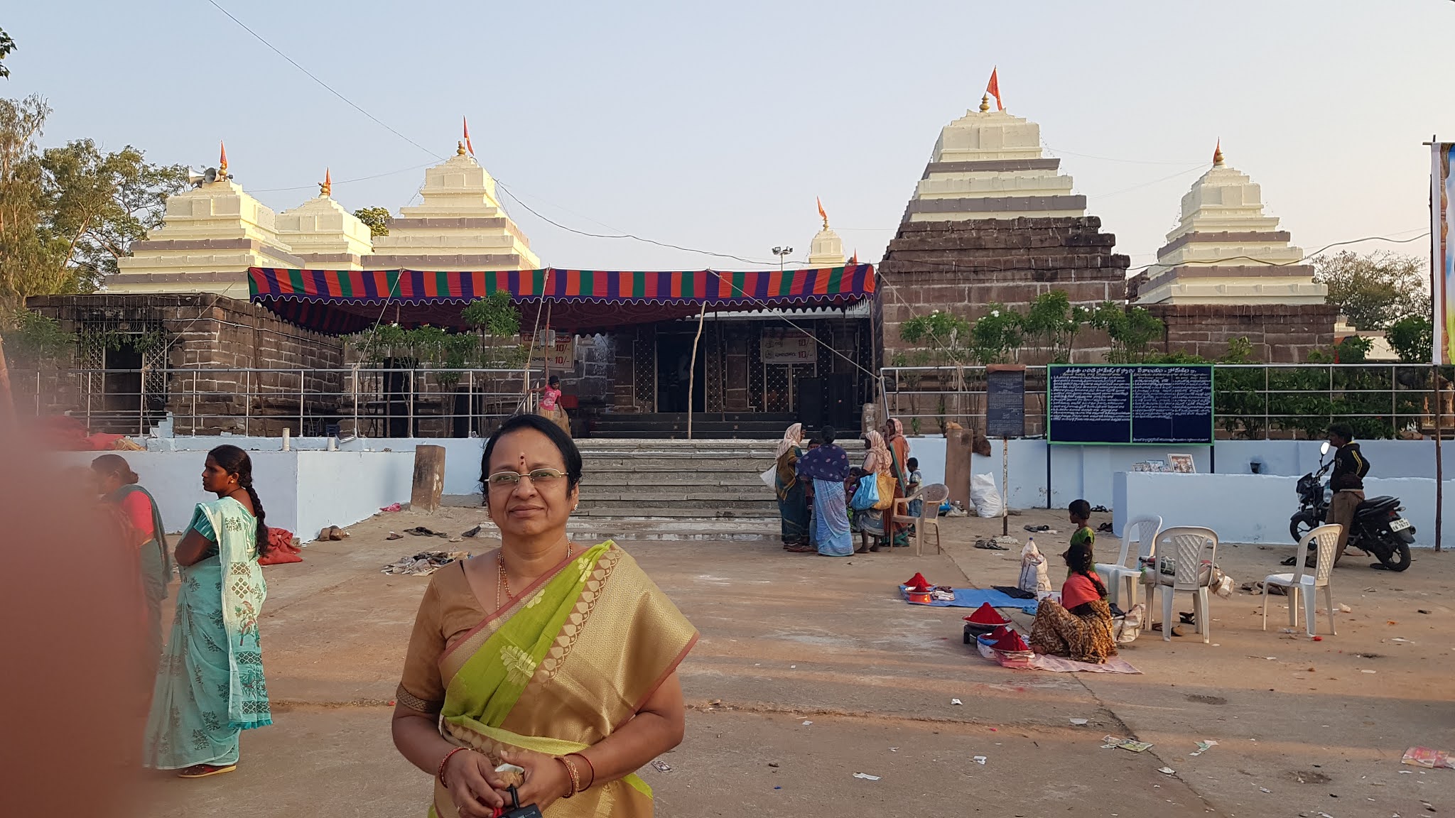 Raghu's column!: Sri Lalitha Someshwara Swamy Temple, Somasila.
