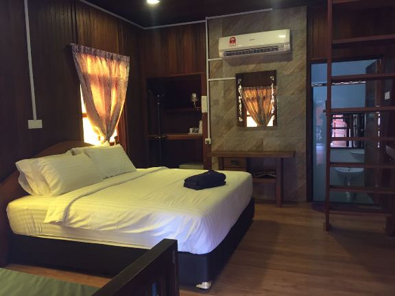Puteri Qashrina Chalet 2023 [Homestay cantik di tepi pantai Melaka]