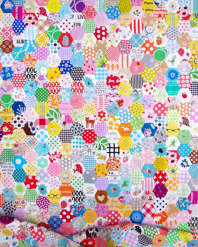 Red Pepper Quilts: A Scrappy Hexagon Quilt - Part 1