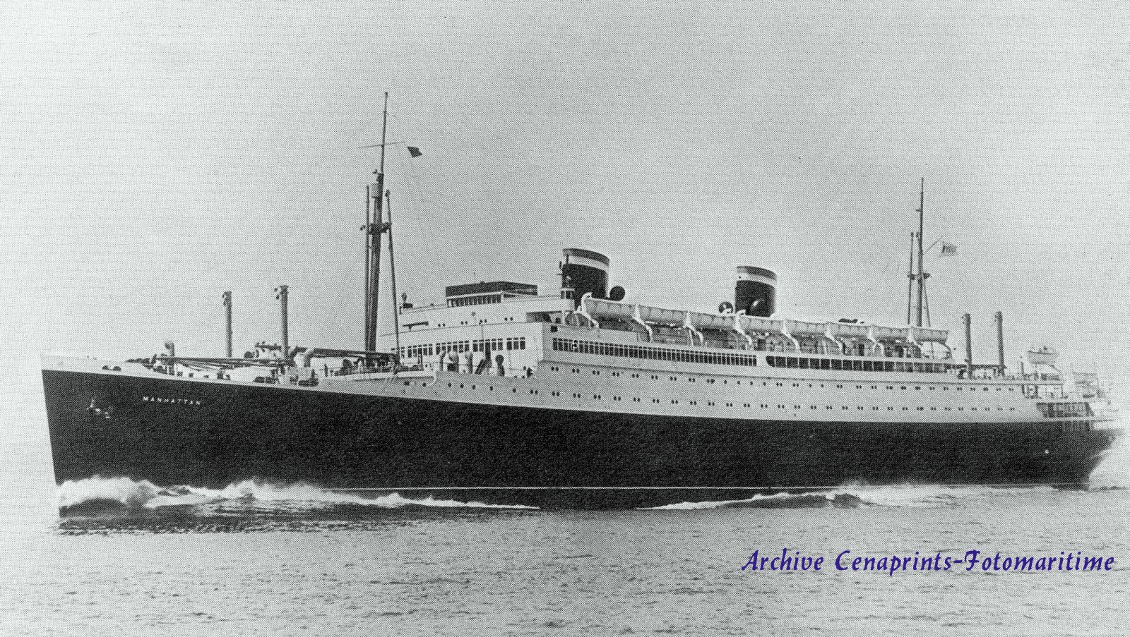 The SS Manhattan, the first liner built by United States Lines [1600 x ...