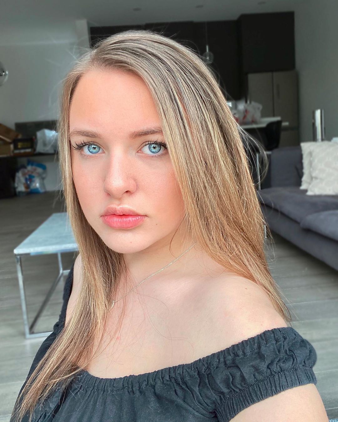 Kendra Rowe's Instagram, Twitter & Facebook on IDCrawl