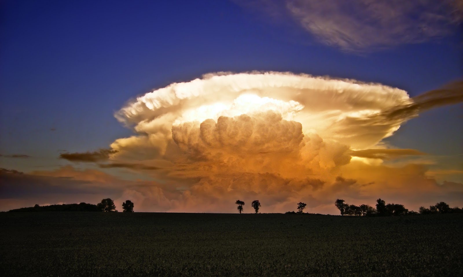 Clouds 101: Cumulonimbus Capillatus Incus - Simply Selma