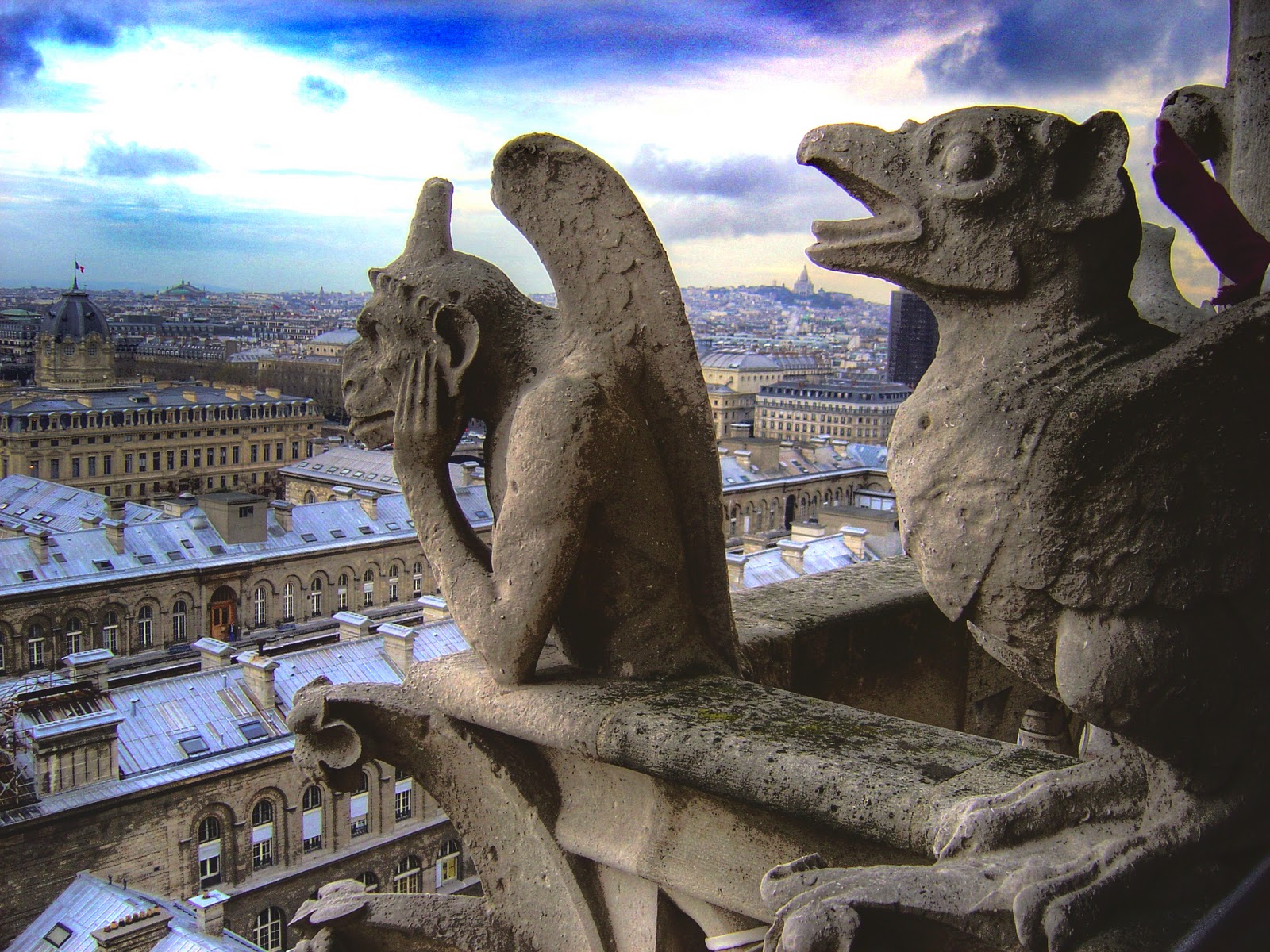 Un Encuentro Casual: Gárgolas