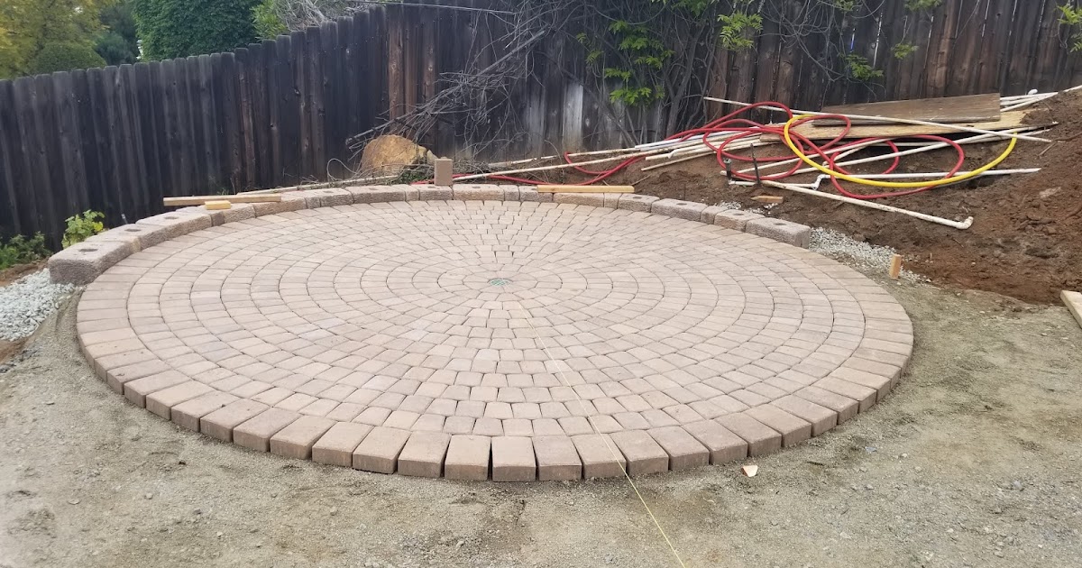 The 2 Minute Gardener: Photo - Paver Medallion Under Construction