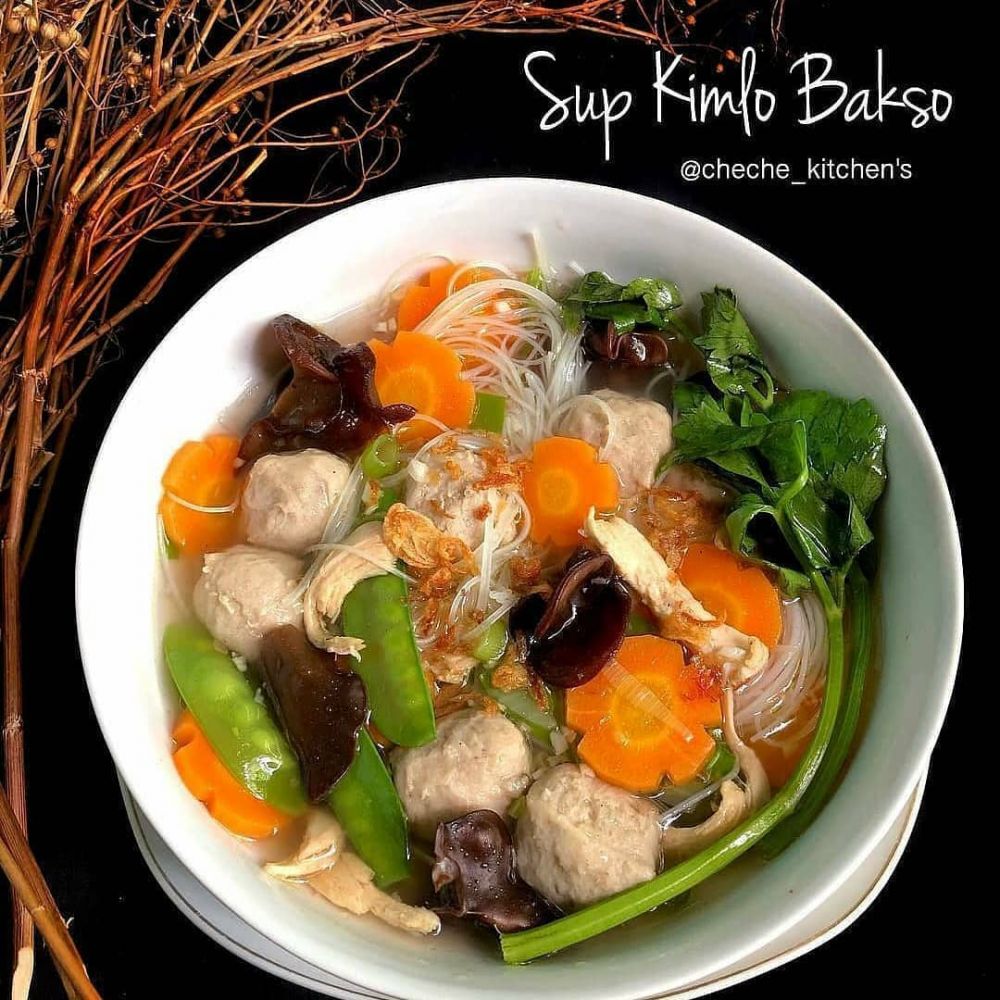 Meatball kimlo soup of Indonesian food