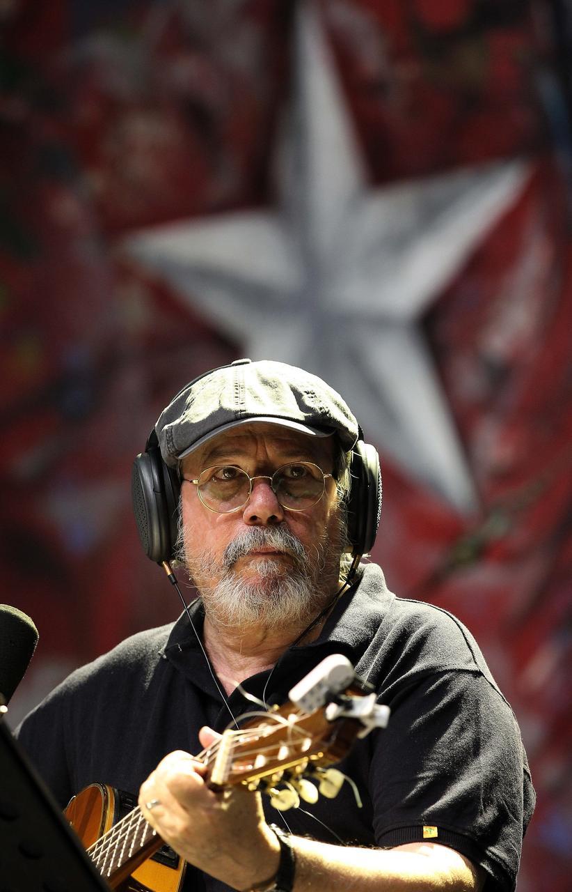 Europa por Cuba: Silvio Rodríguez, un canto para la revolución