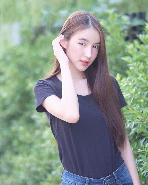 Yoshi Rinrada Transgender Thailand Yang Terkenal Keca