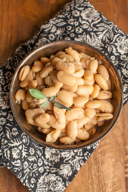 Crackers on the Couch: A Very Vegetarian Thanksgiving...