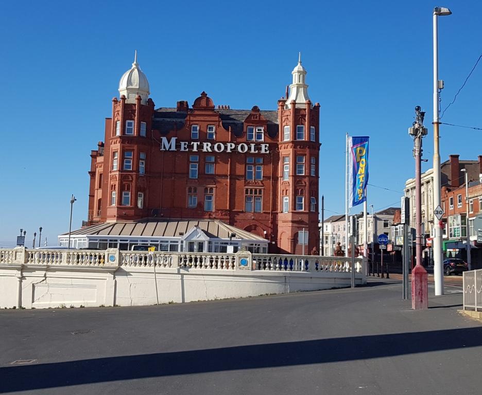 The Ham and Egger Files: The Metropole Hotel in Blackpool