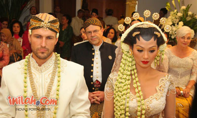 kinge: Indah Kalalo Menikah