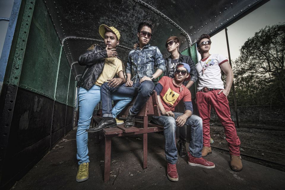 M y a n m a r H u n k s: A Linn Yaung, Myat Thu Kyaw, De Yay Toe, Htet ...