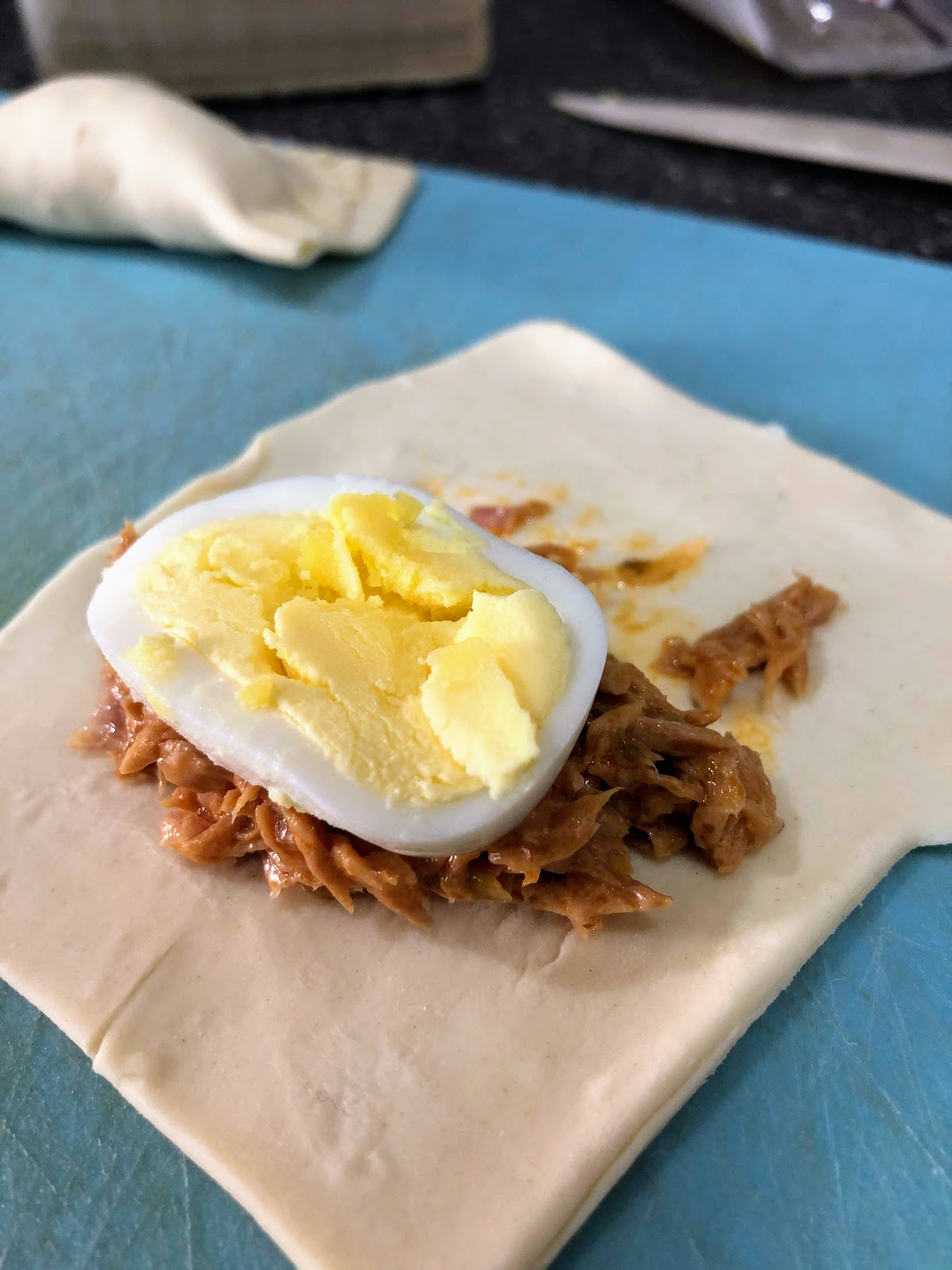 sarahkhooyw: Spicy Tuna & Egg Puff Pastry.