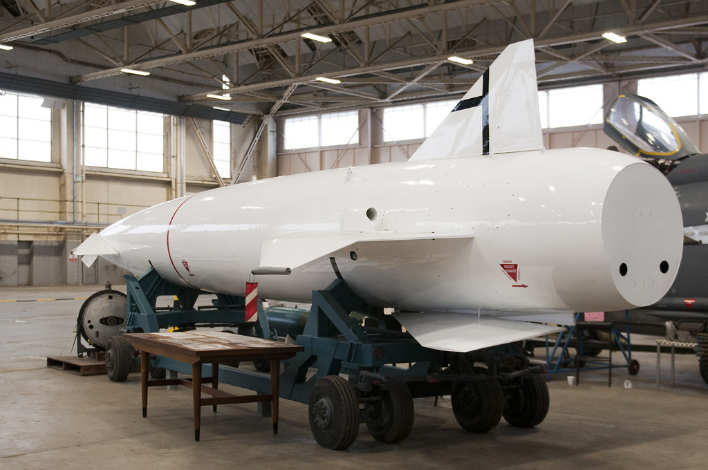 SI VIS PACEM, PARA BELLUM: Il missile Blue Steel era un'arma aria ...