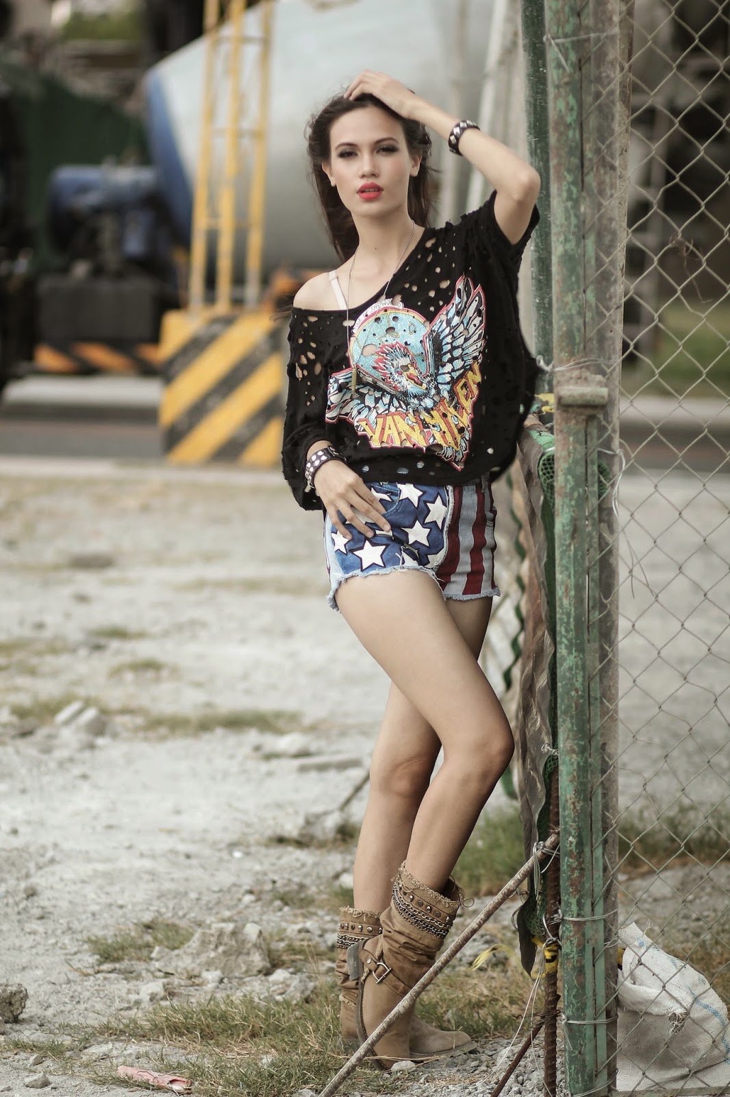 Pink Paradise: Sutton Sisters Photoshoot Teaser 3-16-2014