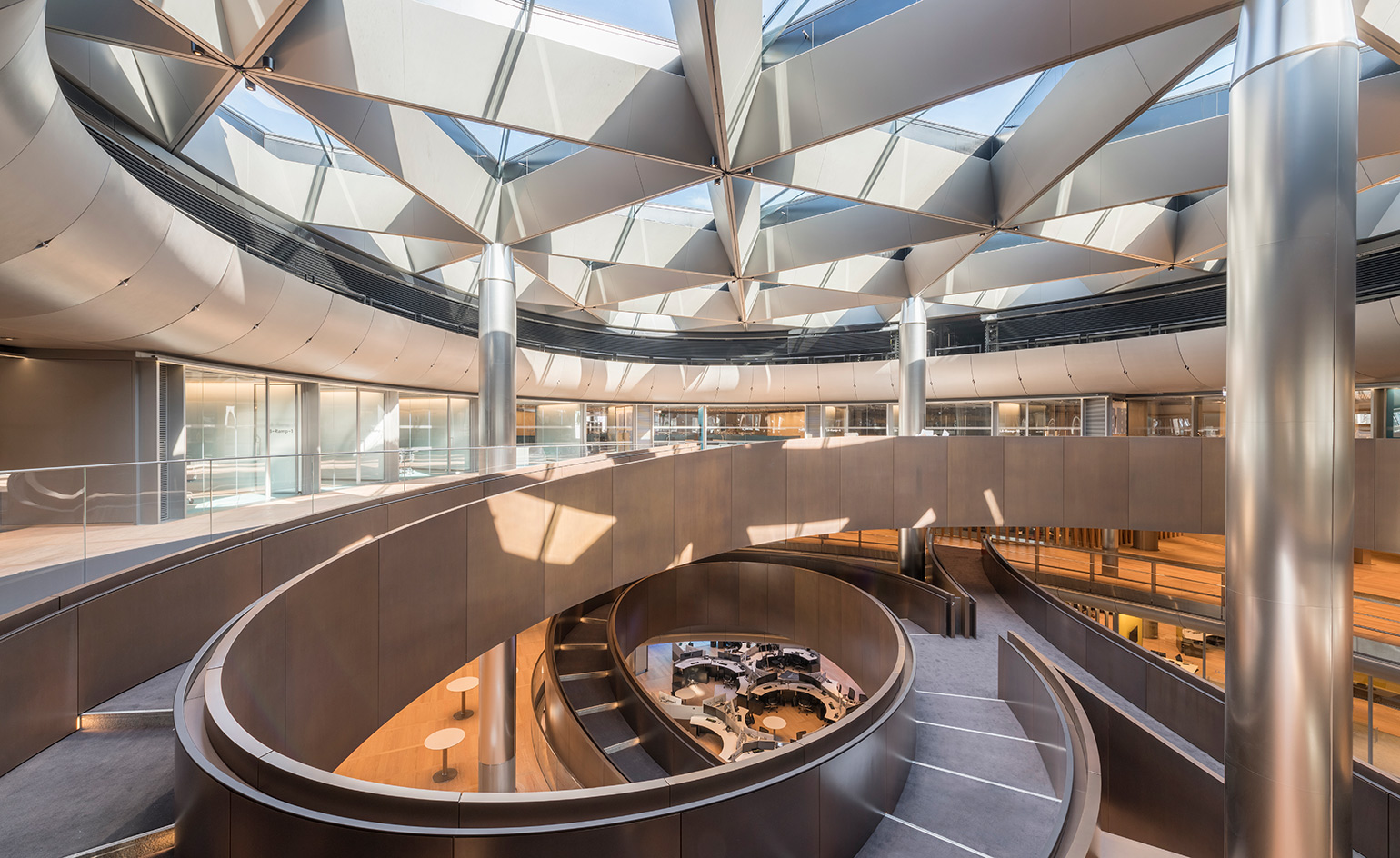 PRANCHETA DE ARQUITETO: RAMPA HELICOIDAL: BLOOMBERG HQ, LONDON