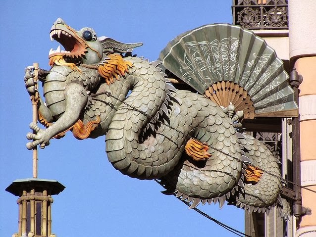 ART ALS CARRERS DE BARCELONA: ELS DRACS DE BARCELONA (I)