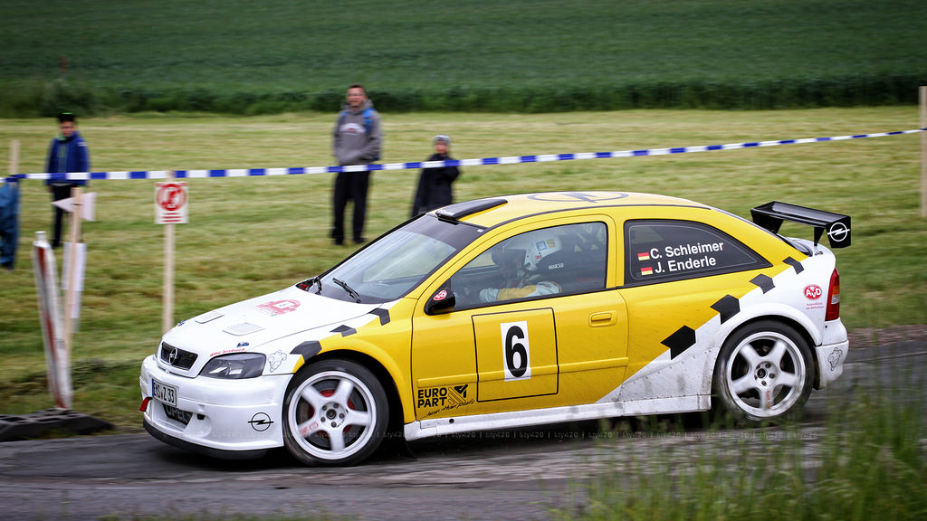 ZONA RÁPIDA: KIT CAR; REBELION A BORDO