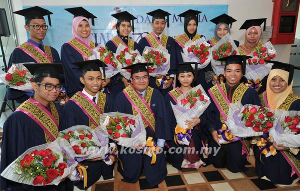 Pabila Penaku Menari: 1,944 graduan UiTM Seri Iskandar terima diploma