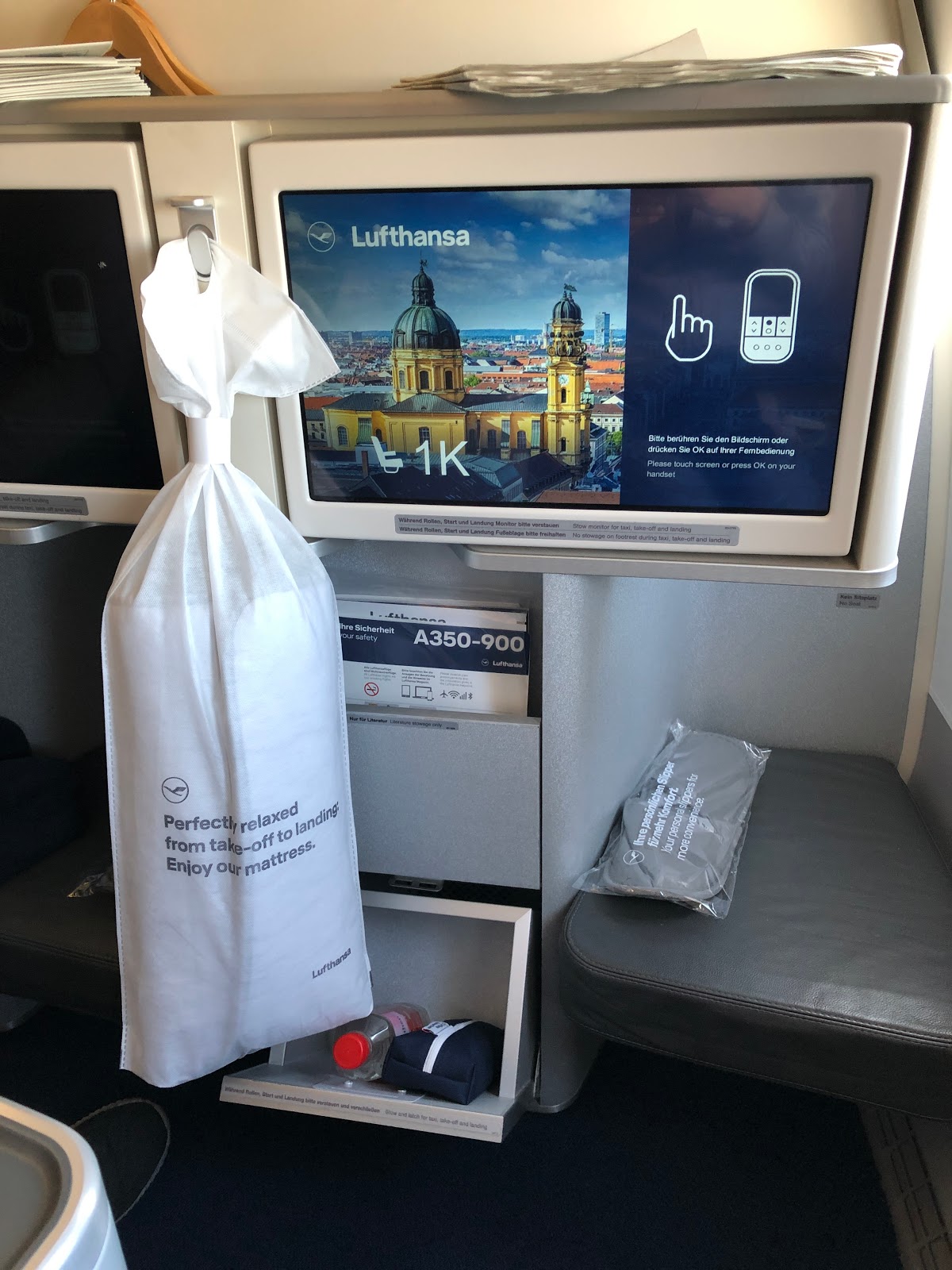 Slightly jet-lag: ルフトハンザ LH715 ビジネスクラス 機内食